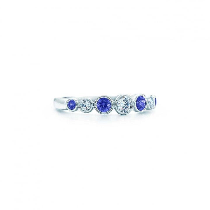 45 bijoux de mariée pour respecter la tradition de l'accessoire bleu