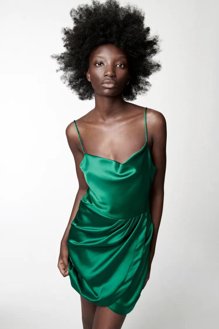 35 robes de soirée vertes en plein dans la tendance des mariages