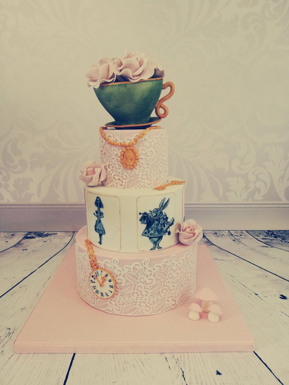 8 wedding cake à thème : comment décorer votre gâteau