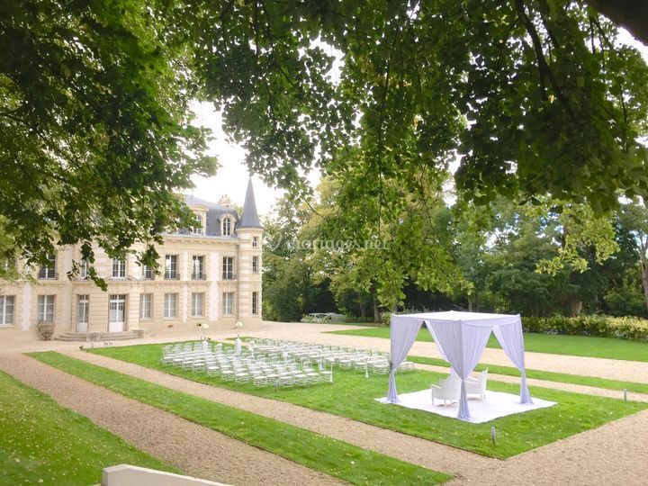 Le Château d'Hardricourt