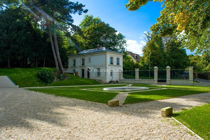 Le Château d'Hardricourt