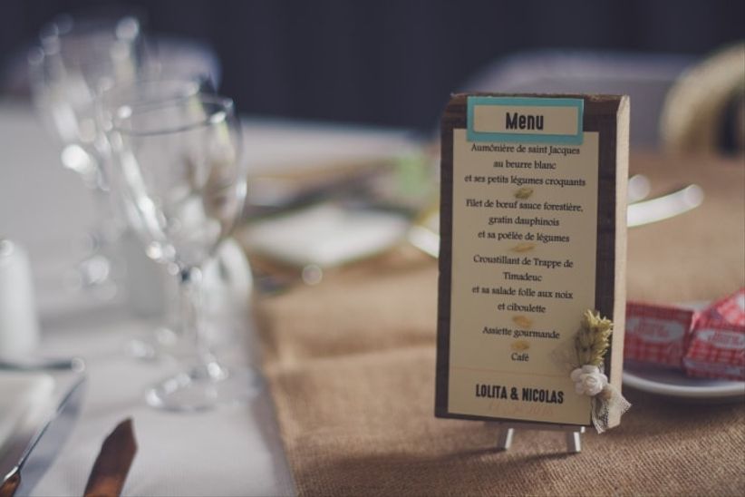 30 idées surprenantes pour présenter vos menus de mariage