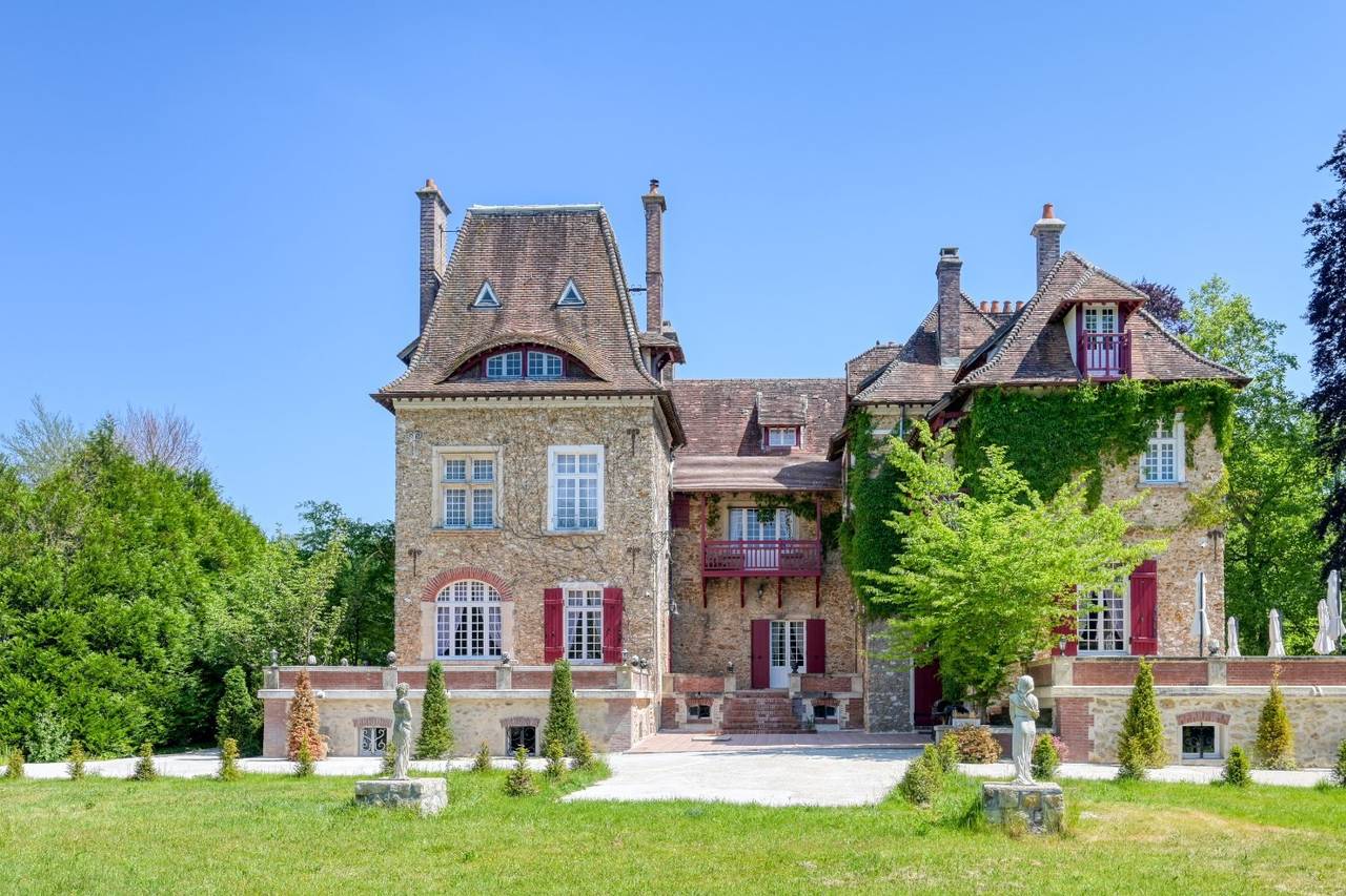 Le Petit Chateau de Barbizon - Vérifiez la disponibilité et les prix
