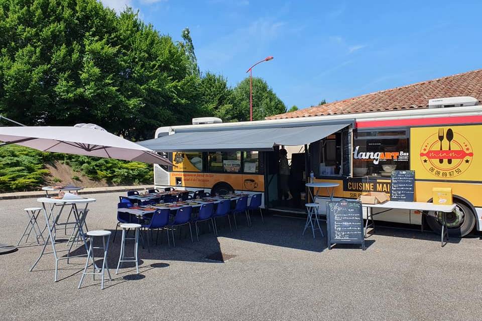 Hang'Art Bus - Vérifiez la disponibilité et les prix